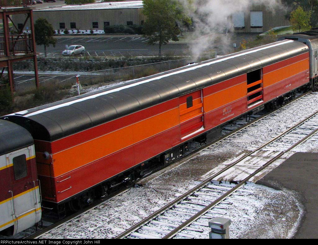 091010015a DLMX 5659 Gordon N. Zimmerman eastbound on SP 4449 Fall Colors steam train on BNSF ...